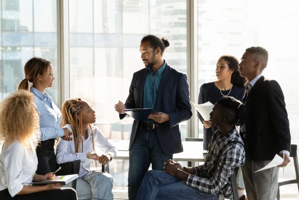 Perfis de liderança: conheça os tipos mais comuns | TotalPass