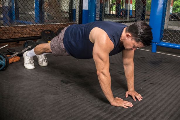 Flexão de braço: 3 tipos para seu treino superior | TotalPass