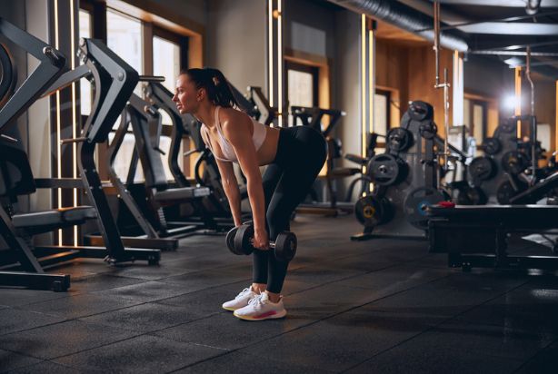 Exercício stiff: aprenda o movimento corretamente | TotalPass